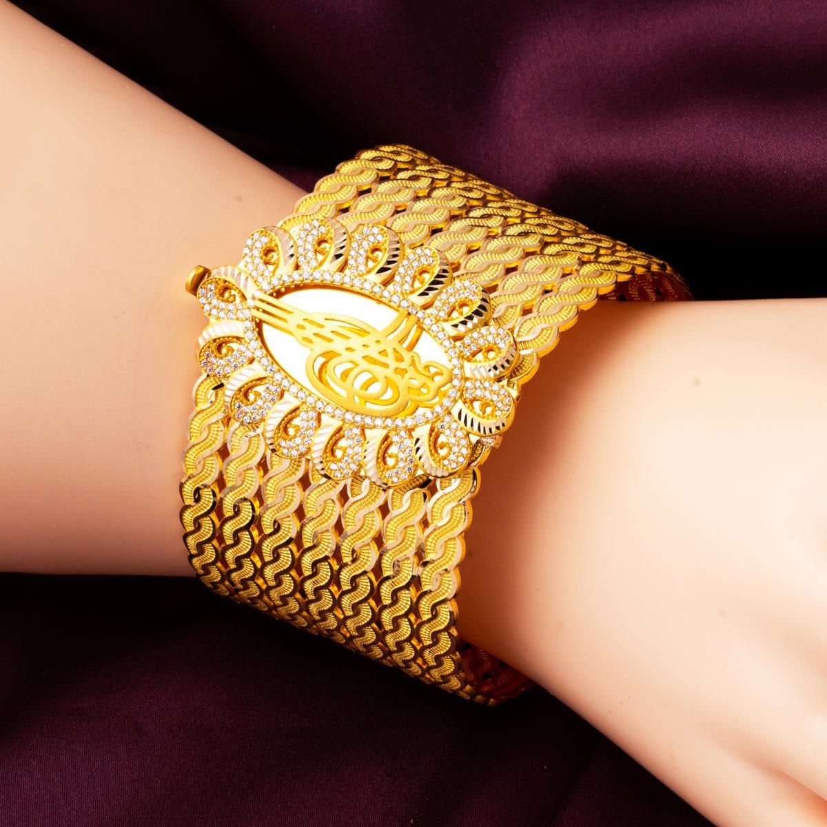 Reyna Tuğralı Altın Kelepçe Bilezik ｜ Bilezikci Tuğralı Altın Bilezik